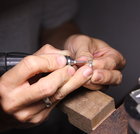 Diamond polishing course - HRD Antwerp Diamond Courses | Galeries du ...